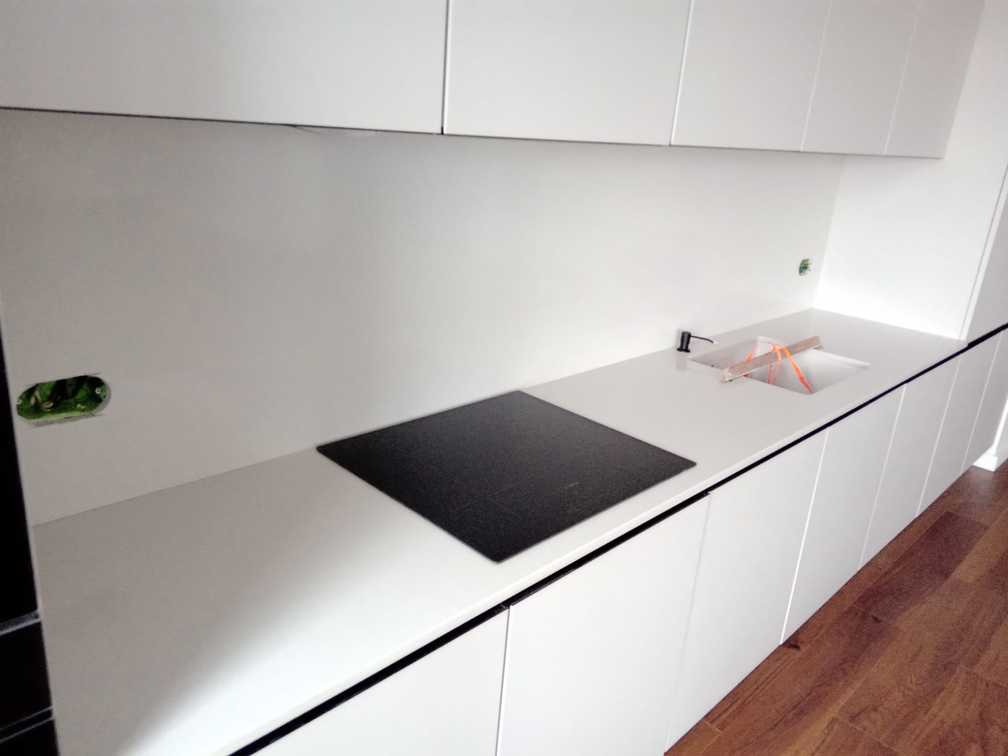 Blat Bucatarie Cuart Cu Montaj, executam pe comanda in toata tara