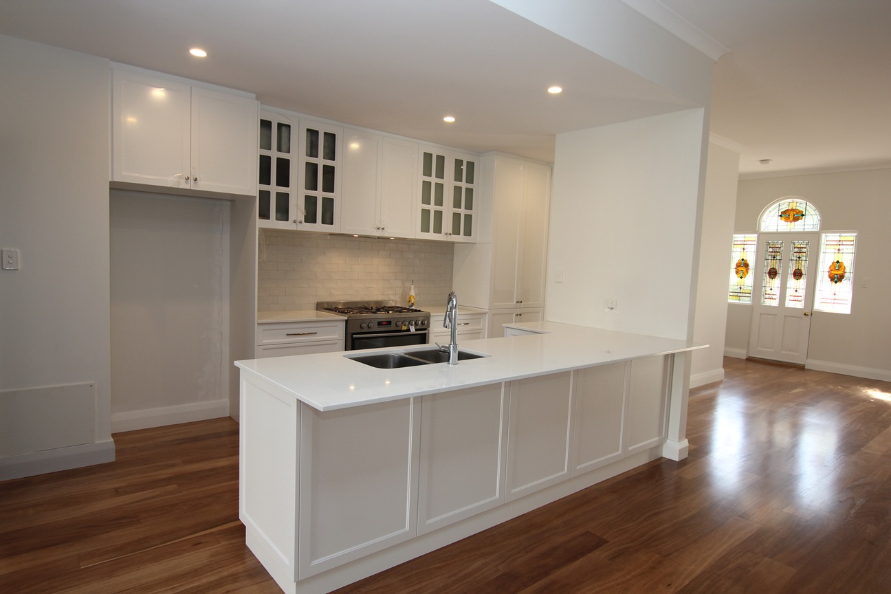 Blat Cuart Alb Curat Supreme White, prelucram si montam rapid